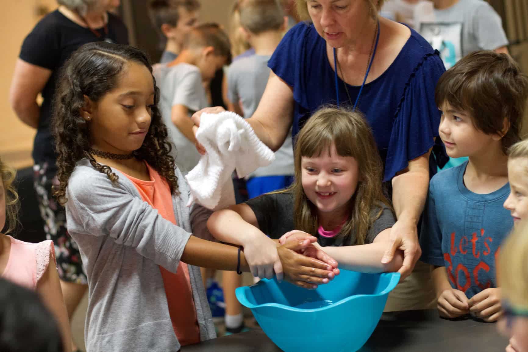 Elementary Students Sign Pledge of Nonviolence, Wash Others’ Hands ...